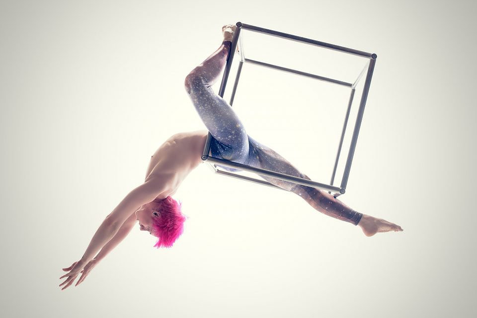Denyer.pro | Commercial, Dance and Poledance Photography